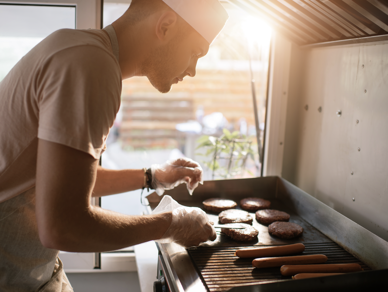 How can a food truck hood optimize your food truck? - Superior Hoods